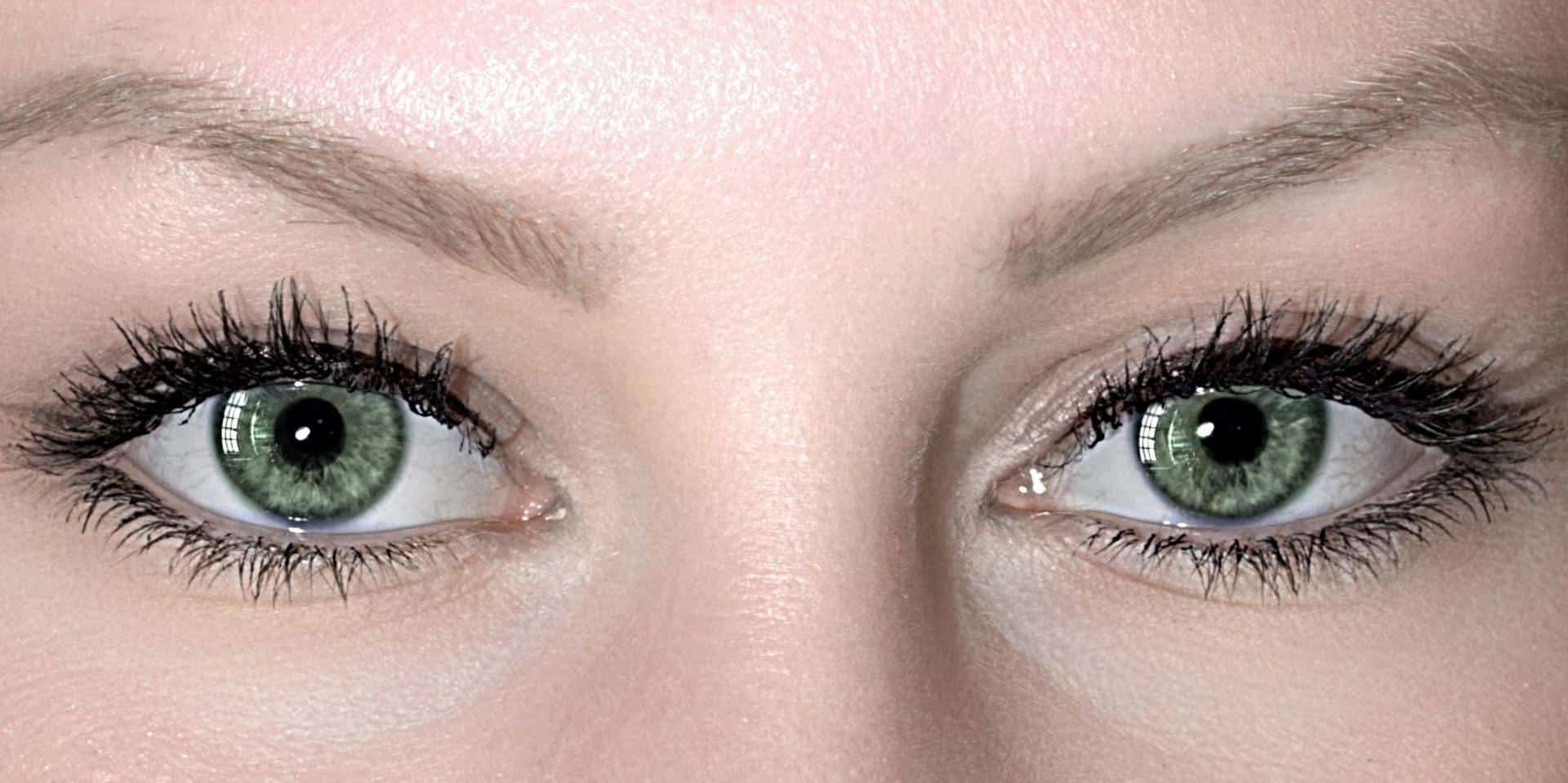 how-to-make-eyelash-glue-at-home-and-5-mess-free-glue-alternatives